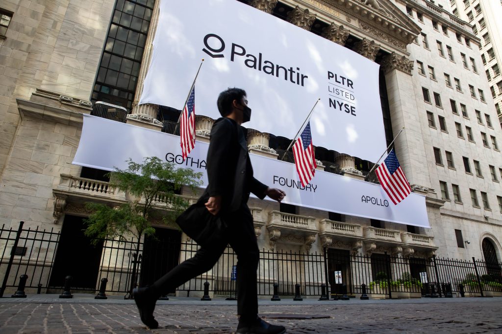 PLTR Stock Heads to $150 Despite Phillip Securities Sets $208 Price ...