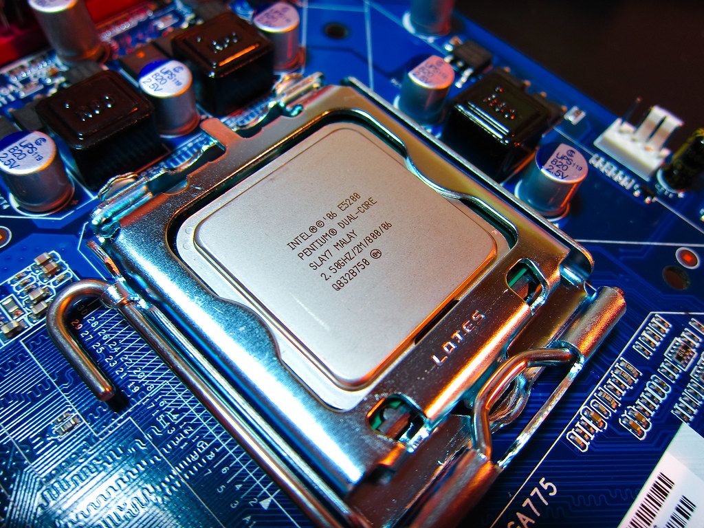 Intel’s Comeback Story: The INTC Stock Targets $42.50 on Chip Buzz for ...