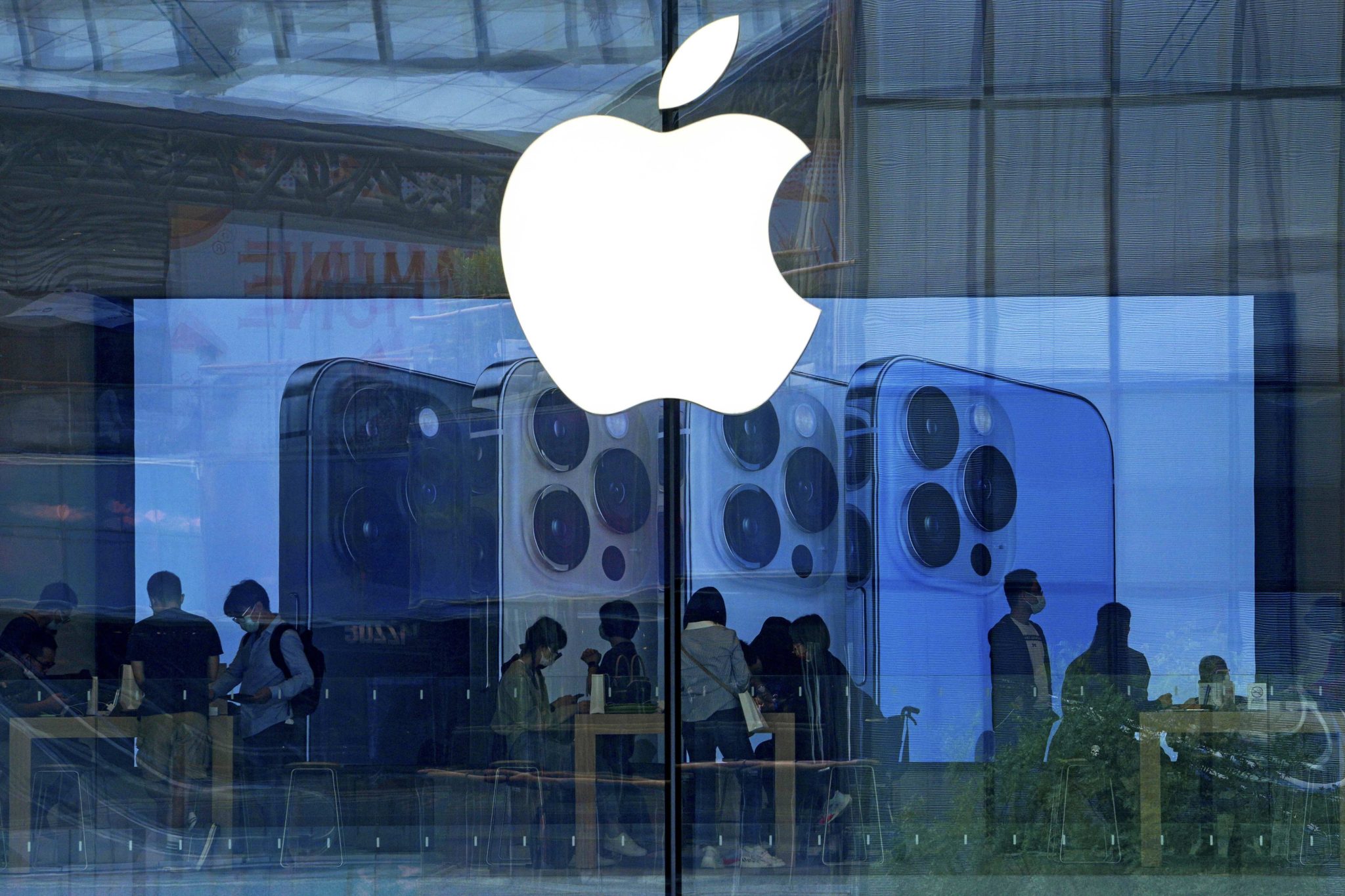 Wall Street Confidence in Apple Falls to Lowest Level in Five Years ...